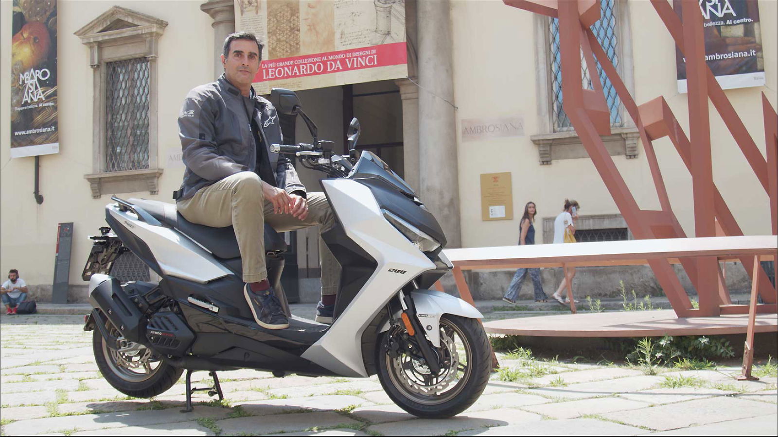 Kymco KRV 200 prova a milano con lo scooter sportivo compatto - RED Live