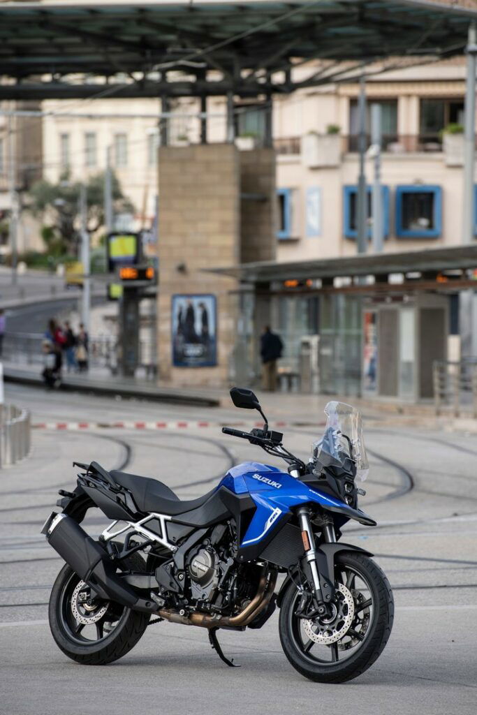 Prova Suzuki V-Strom 800SE: pregi, difetti e caratteristiche - RED Live