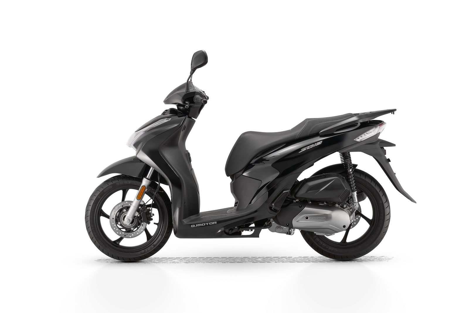 QJ Motor, in gamma arriva lo scooter a ruote alte SQ 16 - RED Live