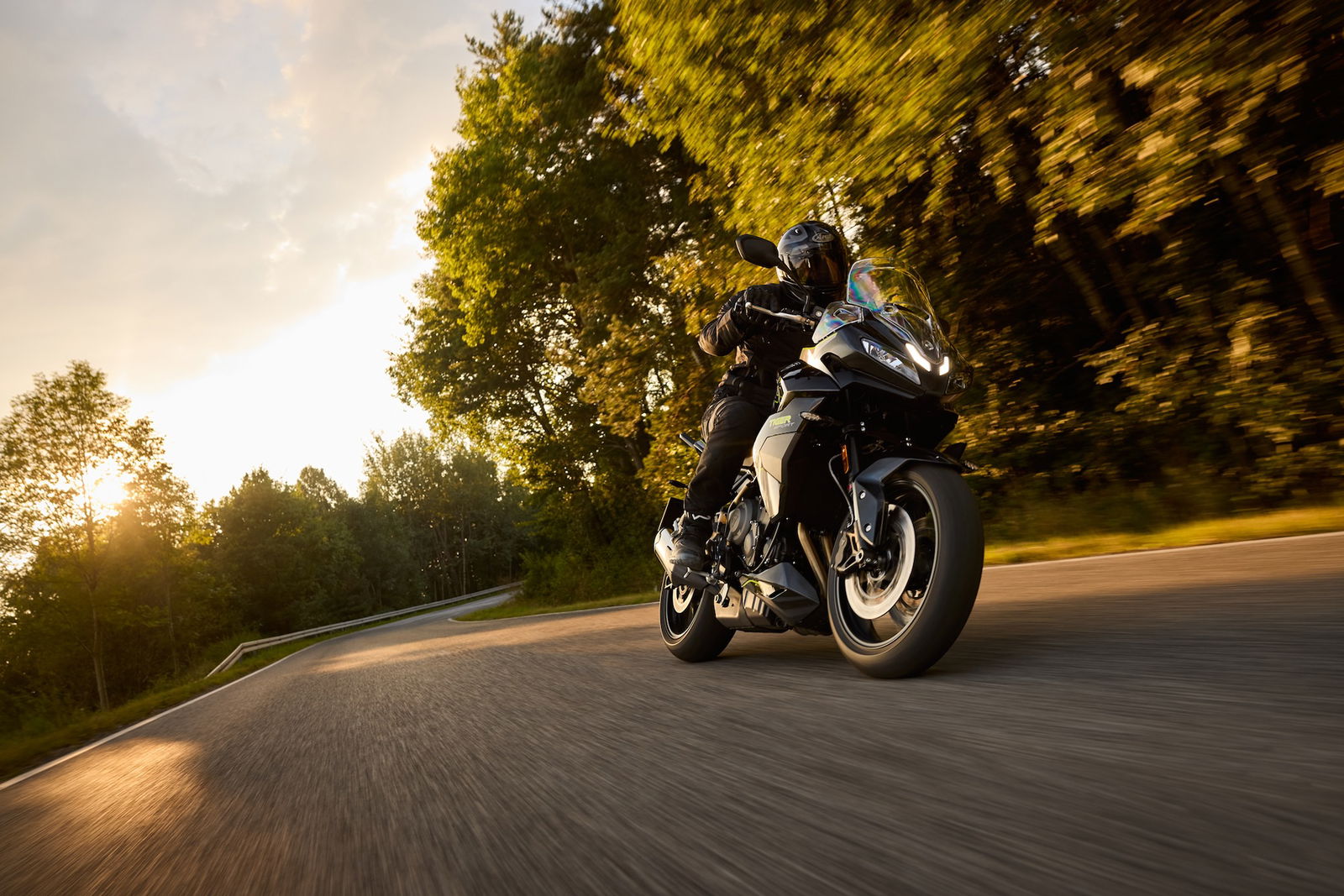 Triumph Tiger Sport 800, la crossover di carattere - RED Live