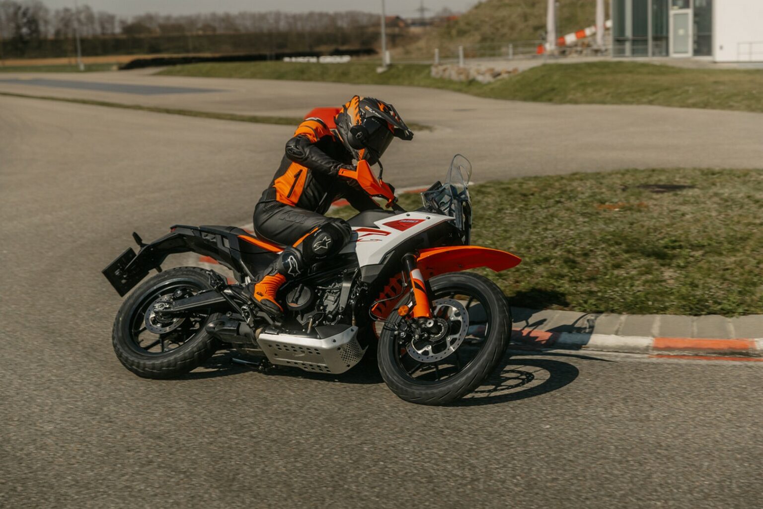 KTM 390 Adventure R e X 2025: finalmente ci siamo - RED Live