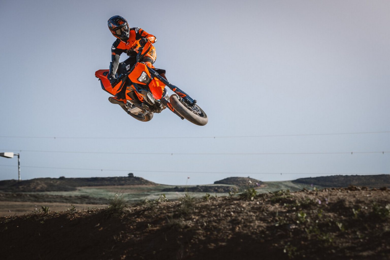 KTM 690 SMC R 2026: l'ammiraglia - RED Live