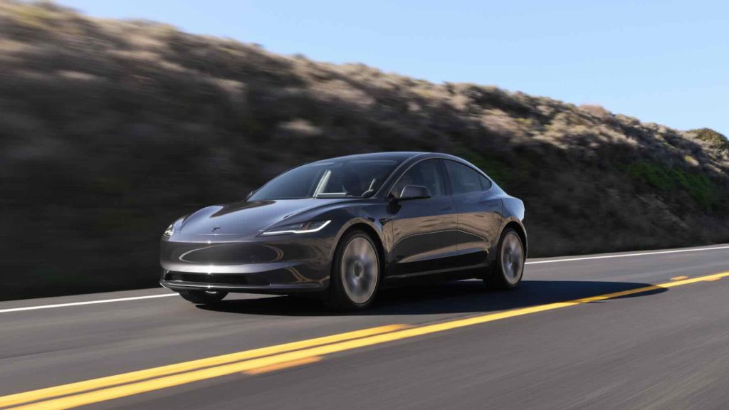 La Tesla Model 3 Standard arriva in Italia, prezzi da 36.990 euro - RED ...